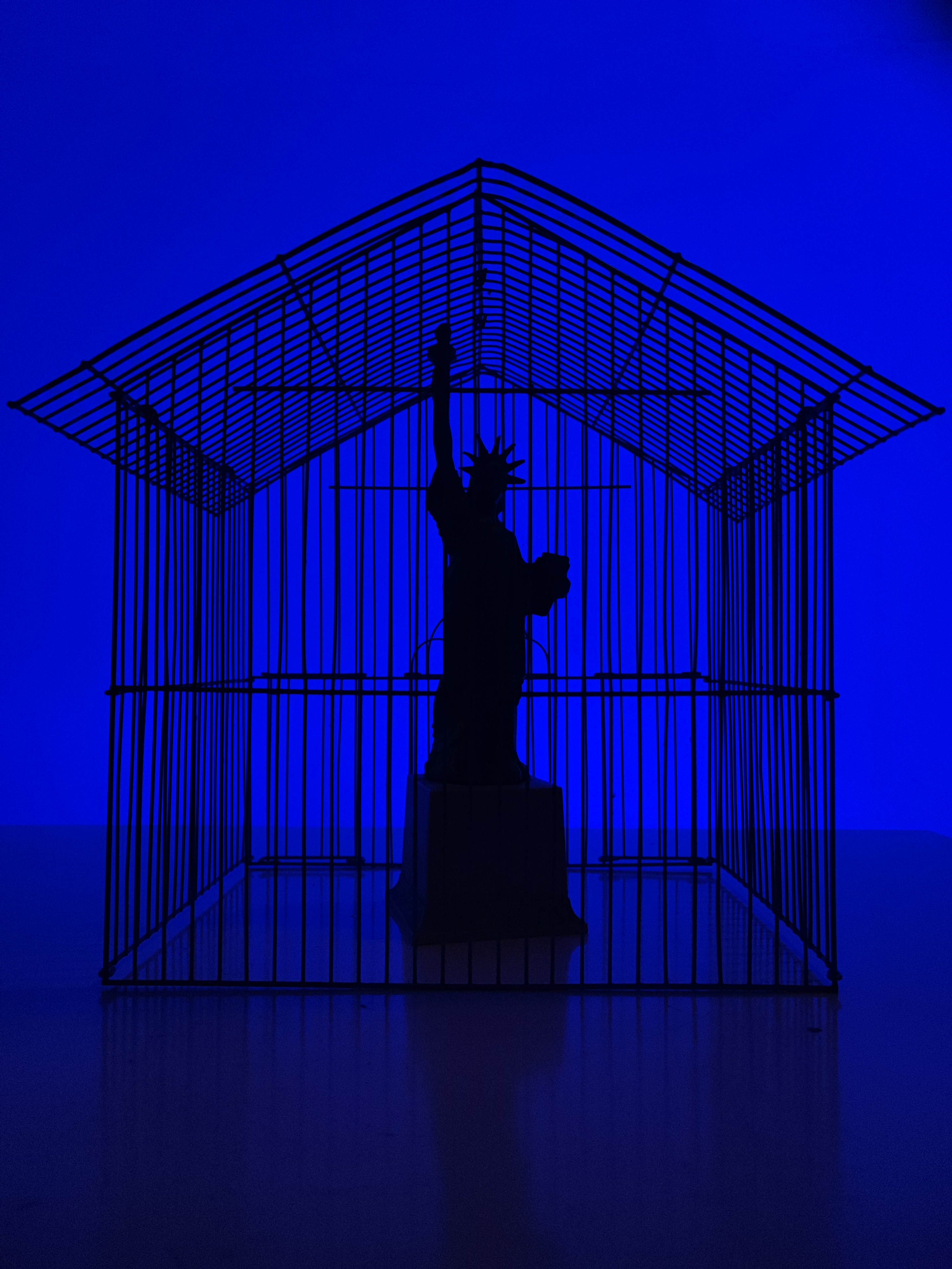 Dark Times | Apropa Cultura