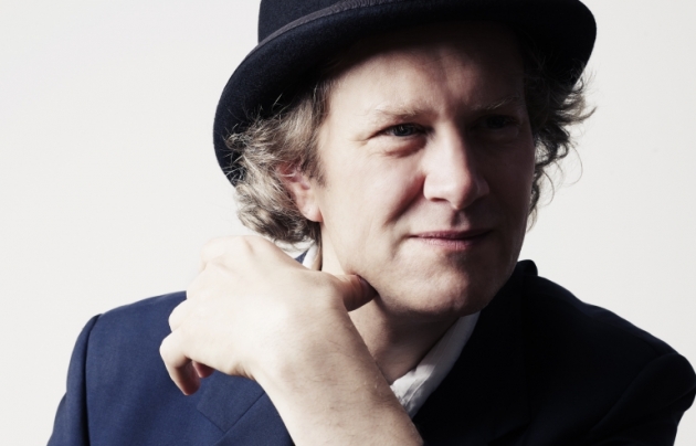 DJANGO BATES | Acerca Cultura